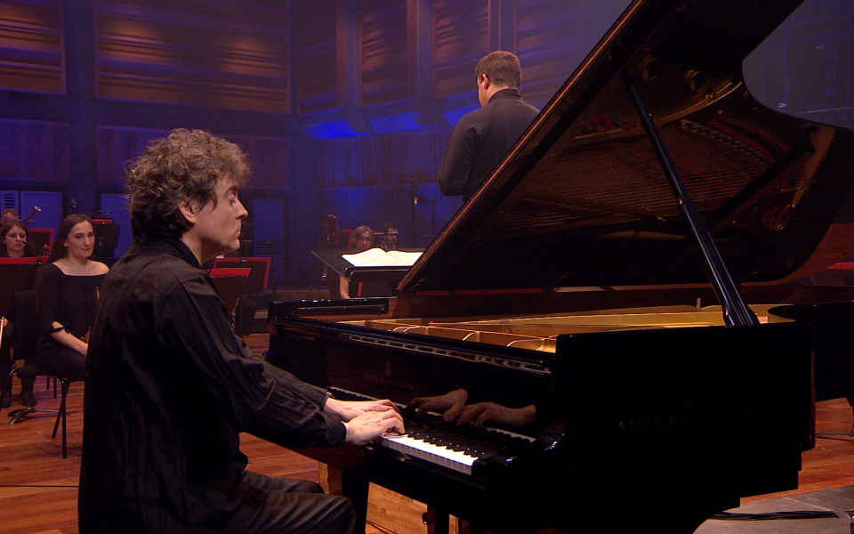Meet pianist Paul Lewis | Philharmonia